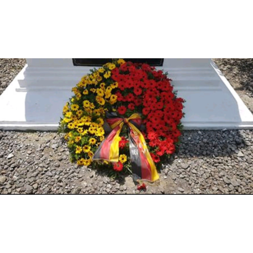 Meletakkan Karangan Bunga di Atas Makam Adakah Dalilnya